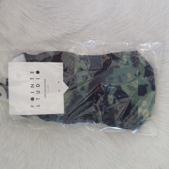 Pointe Studio | Accessories | New Pointe Studio Grip Socks | Poshmark